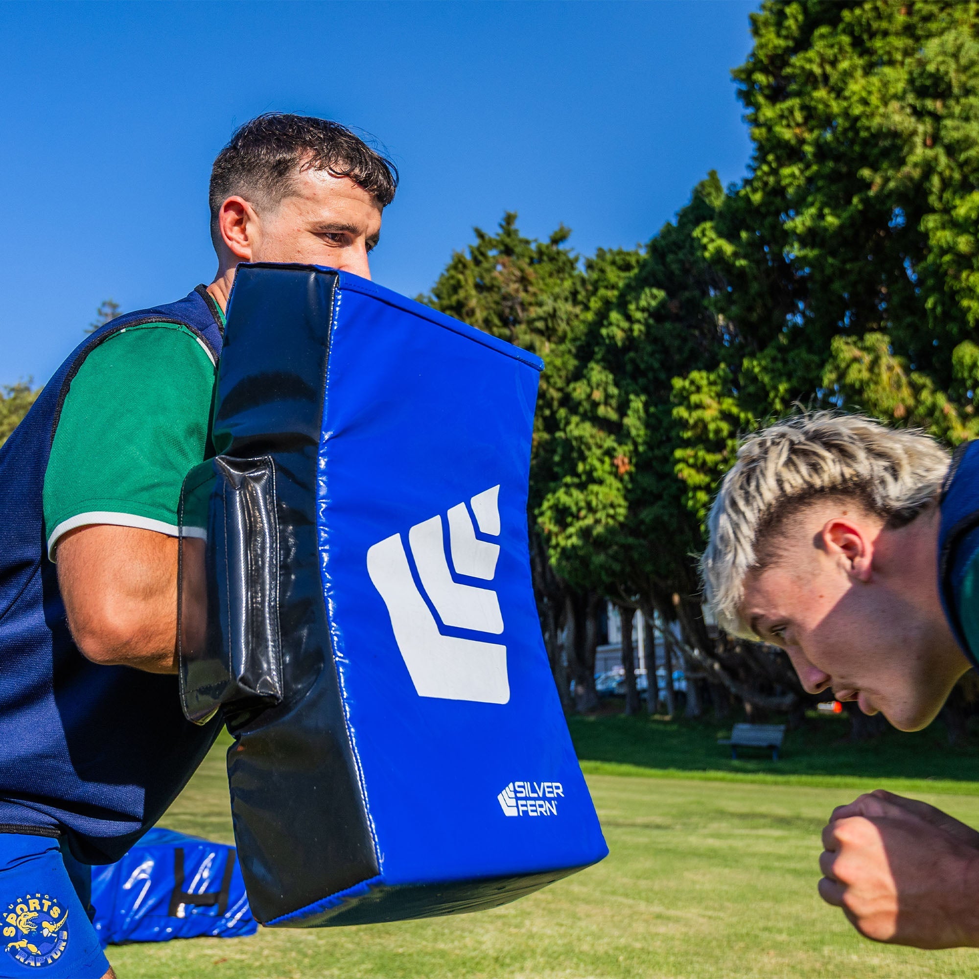Rugby Hit Shields – Silver Fern